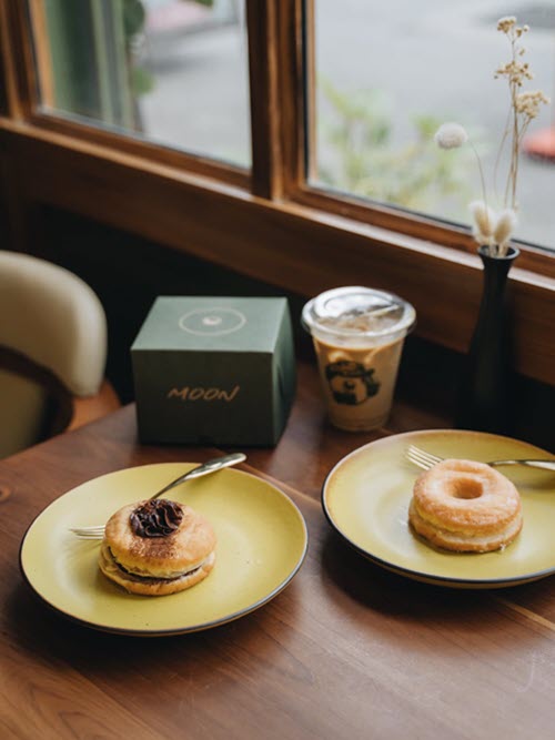 Moon doughnuts & drinks ร้านโดนัทสงขลา