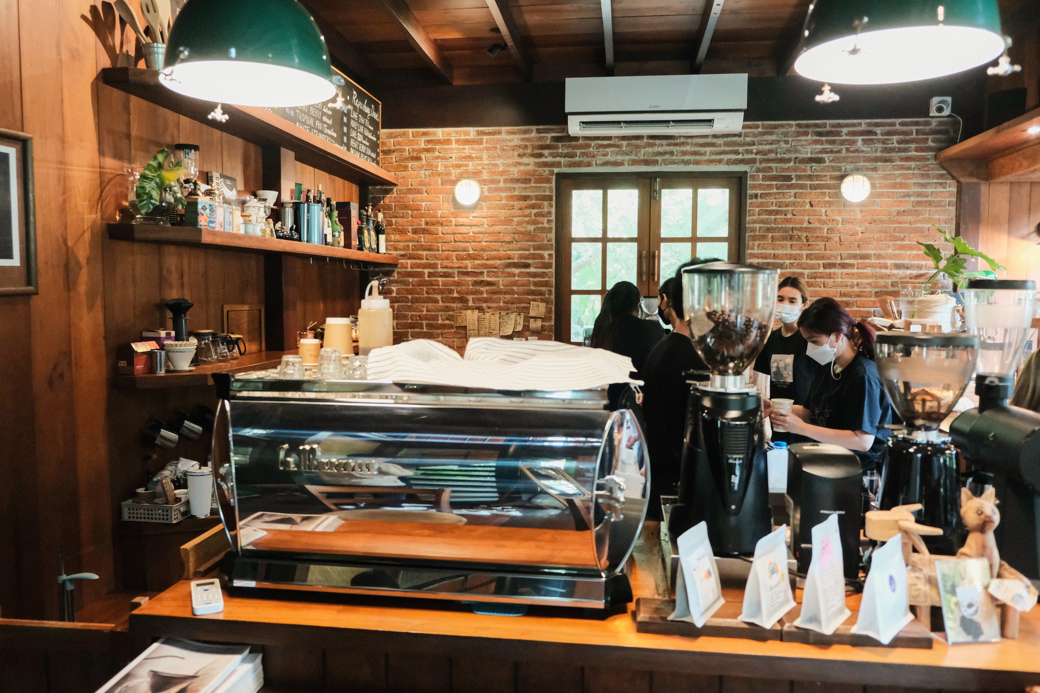 Lifehouse Cafe & Kitchen คาเฟ่ฉะเชิงเทรา บรรยากาศร่มรื่น