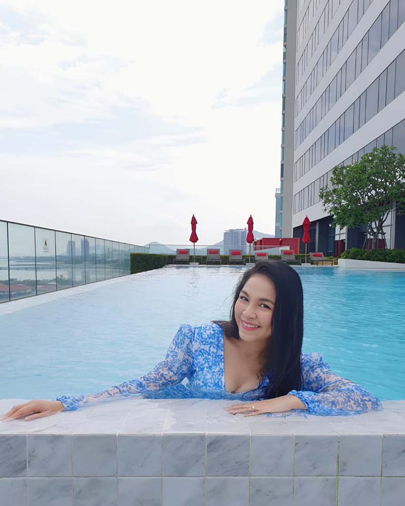 จอย ศิริลักษณ์ เปิดโหมดแซ่บ ด้วยชุดว่ายน้ำในวัย 45 กะรัต