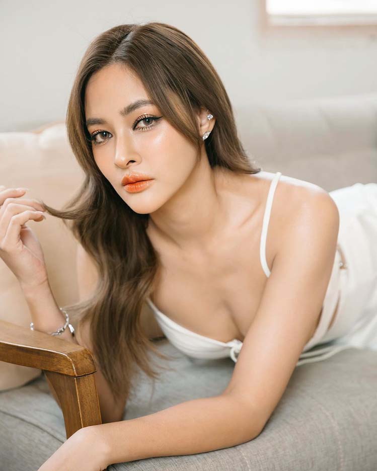 ปุ๊กลุก ฝนทิพย์ กับชุดรดน้ำต้นไม้-ทำสวน ที่ดูยังไงก็สวยเซ็กซี่