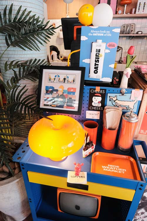 Millilit Cafe คาเฟ่เชียงใหม่ ย่านช้างม่อย สไตล์ Y2K สีสันสดใส