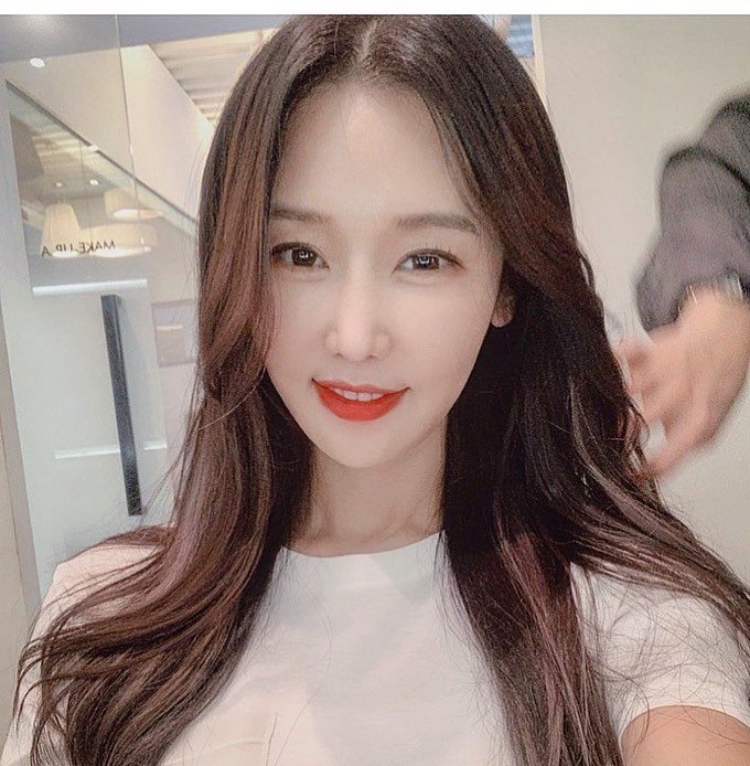 Lee Sujin คุณแม่สุดฮอต 51 แล้ว แต่ยังสวยใสกับวัยรุ่น