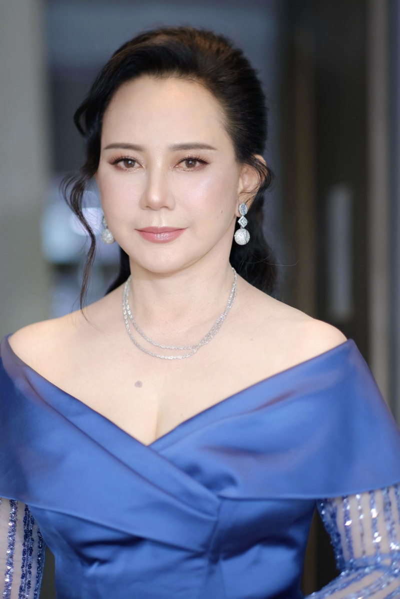 ภาพล่าสุด แหม่ม จินตหรา หลังทำศัลยกรรมในวัย 60 ครบ 1 เดือน ละมุนมาก