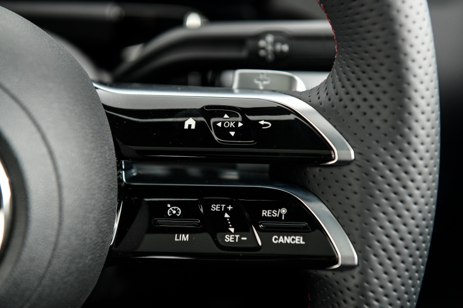 Mercedes-Benz-GLA 2024 ราคา 2,580,000 บาท รถ SUV พรีเมียม 5 ที่นั่ง