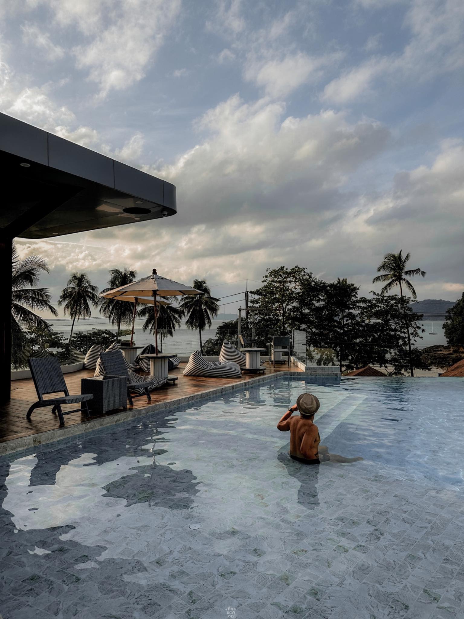 Panwaburi Beachfront Resort โรงแรมภูเก็ต บรรยากาศสุดชิล