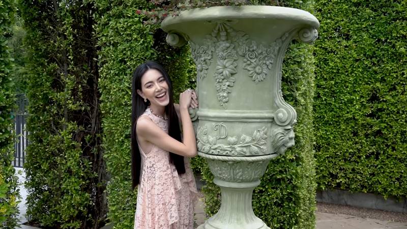 ใหม่ ดาวิกา พาทัวร์ Misstar cafe อาณาจักร 200 ล้าน !! วิวงดงามอย่างกับอยู่ในเทพนิยาย