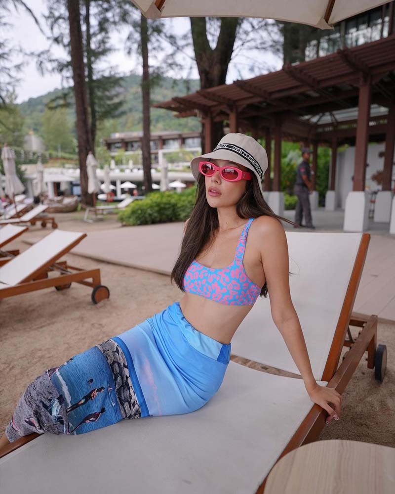 แซมมี่ เคาวเวลล์ แซ่บทะลุจอ นุ่งทูพีซเกาะอก อวดหุ่นสับ