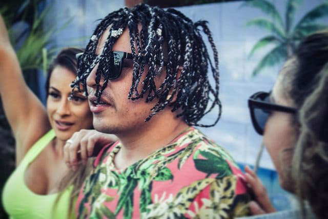 Dan Sur แรปเปอร์เม็กซิกัน ผู้นำเทรนด์ฝังโซ่ทองแทนเส้นผมทั้งหัว