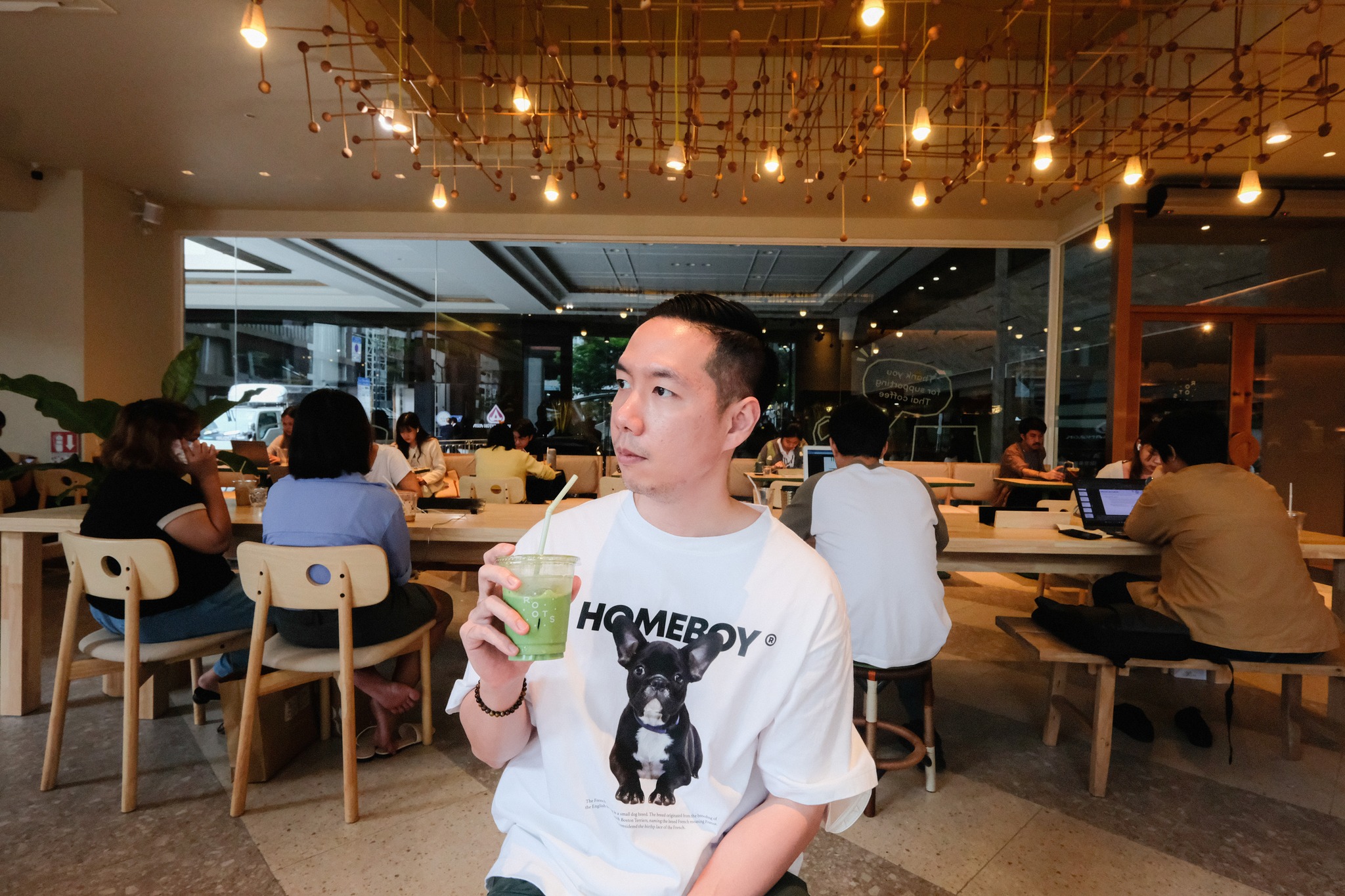 Roots at Ratchathewi คาเฟ่ติด BTS ราชเทวี