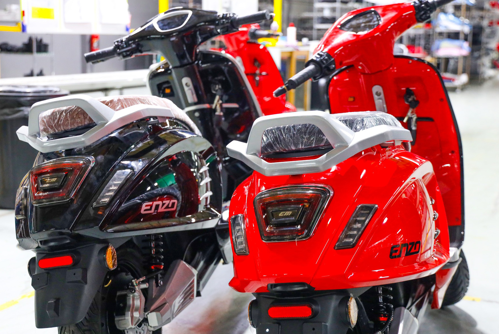 EM Enzo 2023 ราคา 83,000 บาท มอเตอร์ไซค์ไฟฟ้า วิ่งไกล 120 กิโลเมตร