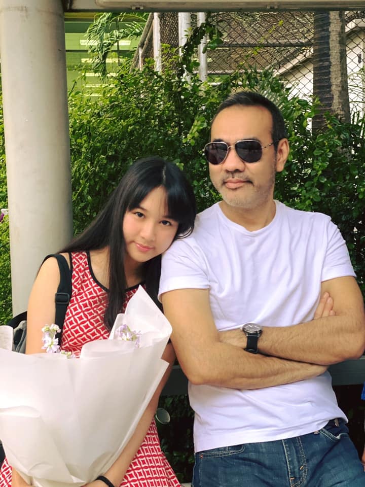 เปิดภาพ น้องขมิ้น ลูกสาว ป้าง นครินทร์ โตเป็นสาวสวยสะพรั่ง คนไลก์ครึ่งแสน