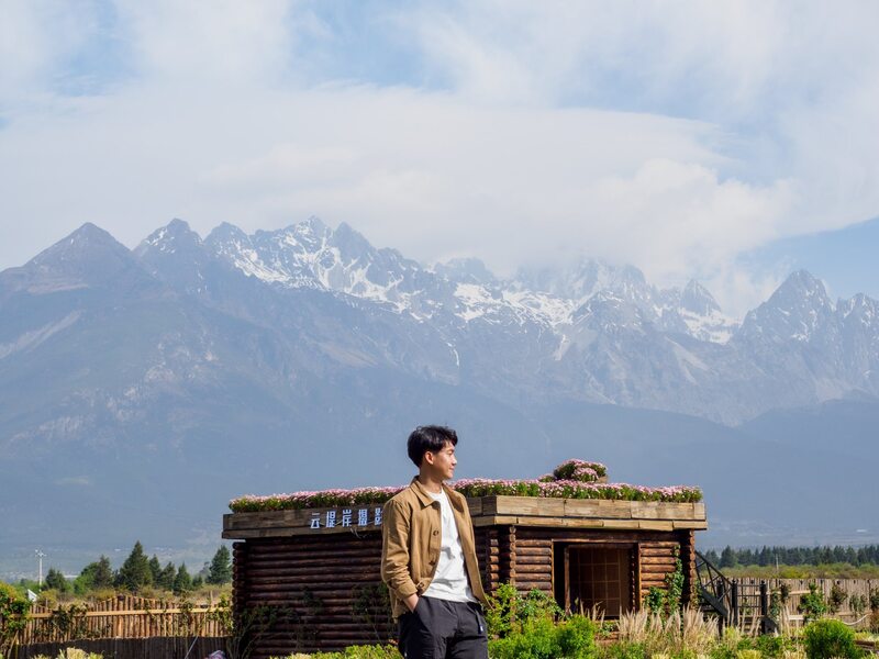 Yun Ti Yang 云堤岸 คาเฟ่วิวภูเขาหิมะมังกรหยก ที่เที่ยวลี่เจียง เที่ยวจีน