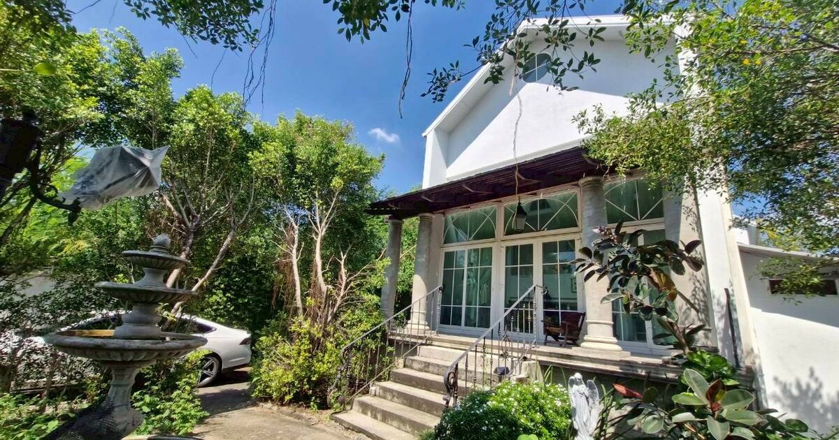 ขายถูกมาก บ้านเดี่ยว 2 ชั้นครึ่ง พร้อมที่ดิน 206 ตรว ทำเลทอง ซ ติวานนท์ ...