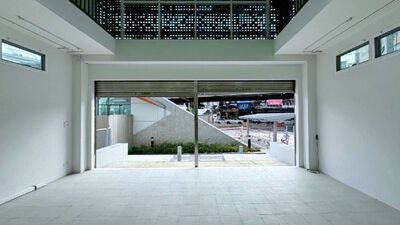 เฉพาะชั้น 1 และชั้นลอย 2คูหา MRT หัวหมาก 600 ม.ให้เช่าอาคารใหม่