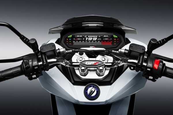 GPX DZ3 มอเตอร์ไซค์ออโตเมติก 300 ซีซี. ราคาเริ่ม 94,800 บาท